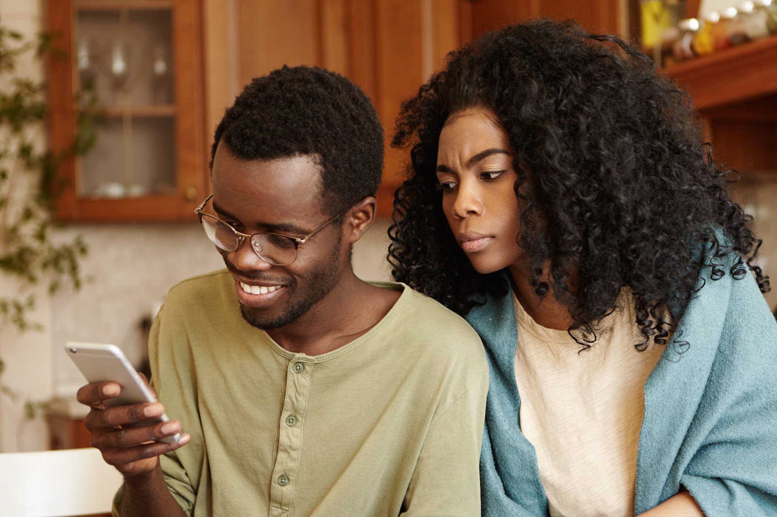 231: 10 Warning Signs of a Cheating Spouse + 12 Digital Signs to Be ...